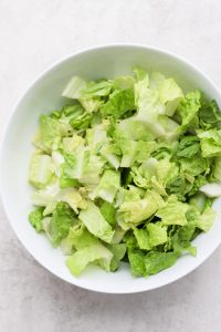 How to Cut Lettuce {Step-by-step Tutorial} - Feel Good Foodie