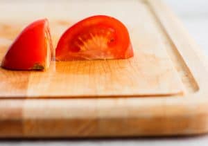 How to Cut a Tomato {Step-by-step Tutorial} - Feel Good Foodie