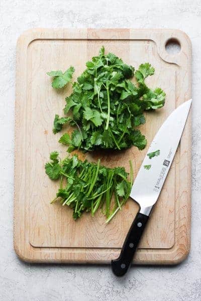 How to Chop Cilantro {Step-by-Step Tutorial} - Feel Good Foodie