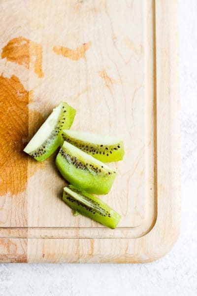 How to Cut a Kiwi [Step-by-Step Tutorial} - Feel Good Foodie