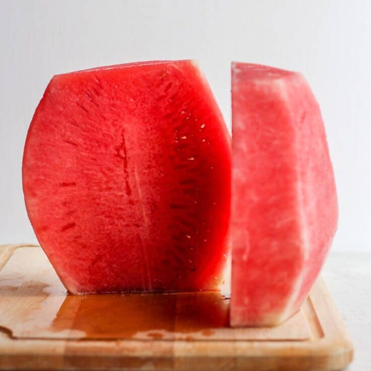 How to Cut a Watermelon 2-Ways With and Without The Rind
