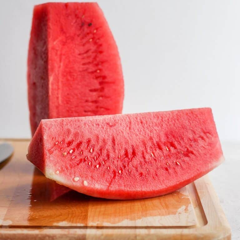 How to Cut a Watermelon 2-Ways With and Without The Rind