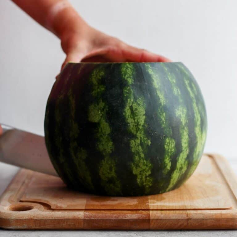 How to Cut a Watermelon 2-Ways With and Without The Rind