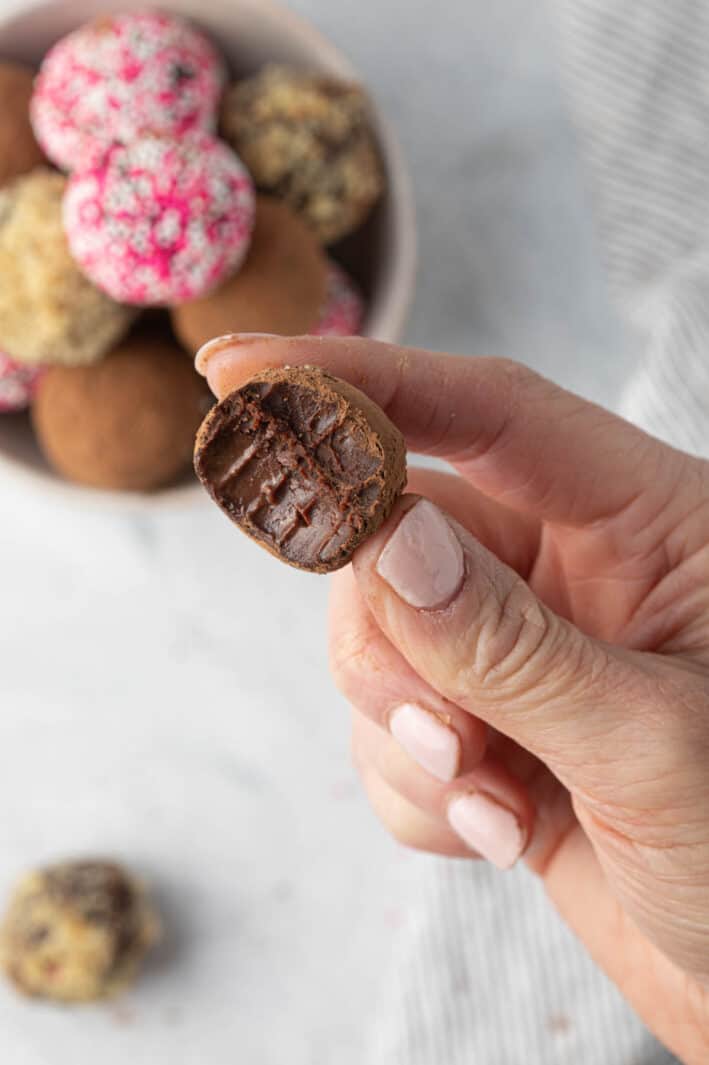 Chocolate Truffles {Dark Chocolate Recipe}