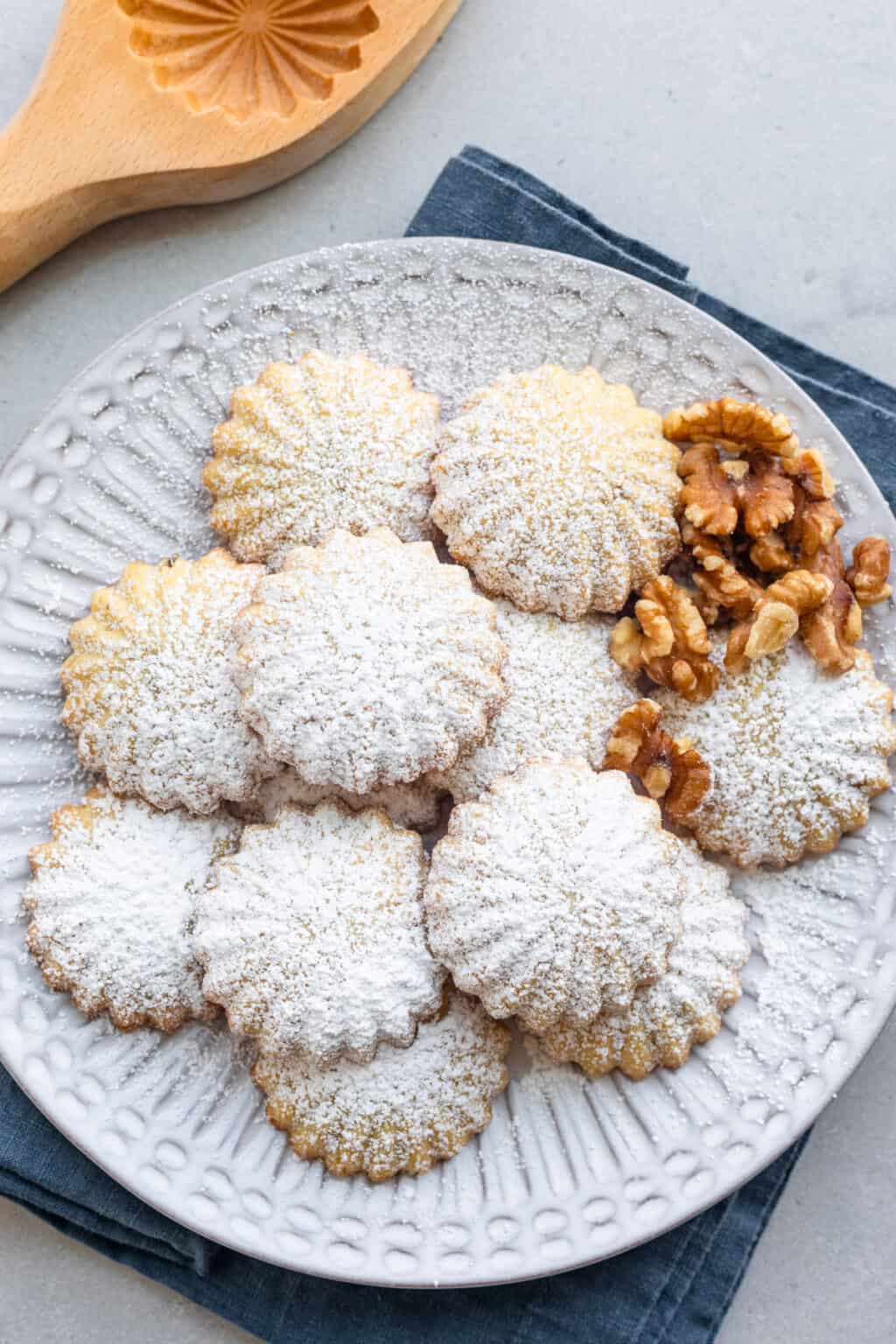Maamoul Cookies {Date & Walnut Fillings}