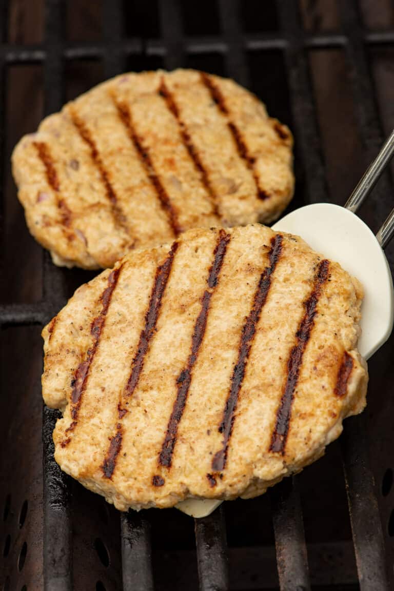 Super Juicy Grilled Chicken Burgers - Feel Good Foodie