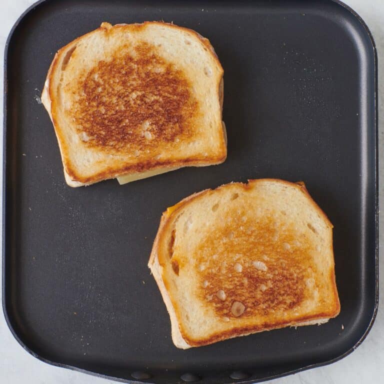 Easy Grilled Cheese Recipe (How-To!)