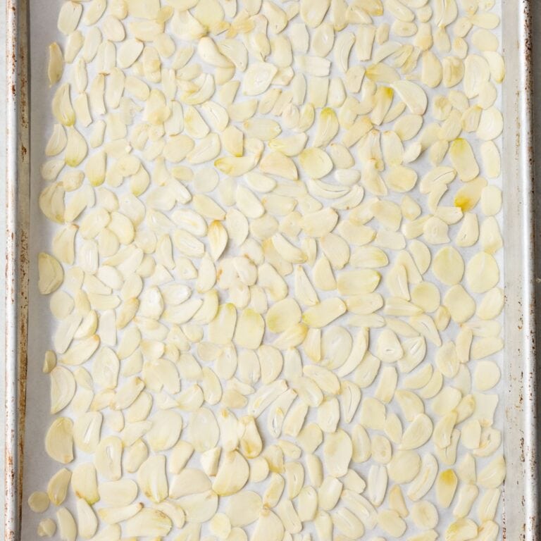 How to Make Garlic Powder {Easy Oven Method}