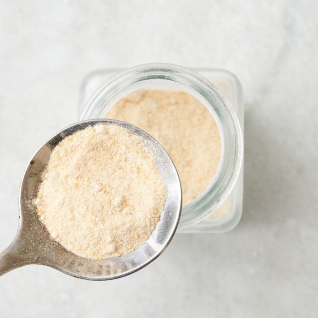 How to Make Garlic Powder {Easy Oven Method}