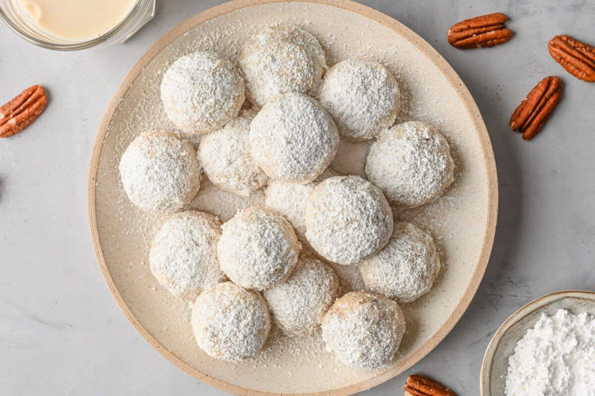 6-Ingredient Snowball Cookies Recipe