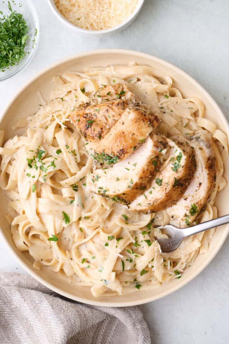 Chicken Alfredo Recipe with Fettuccine Pasta