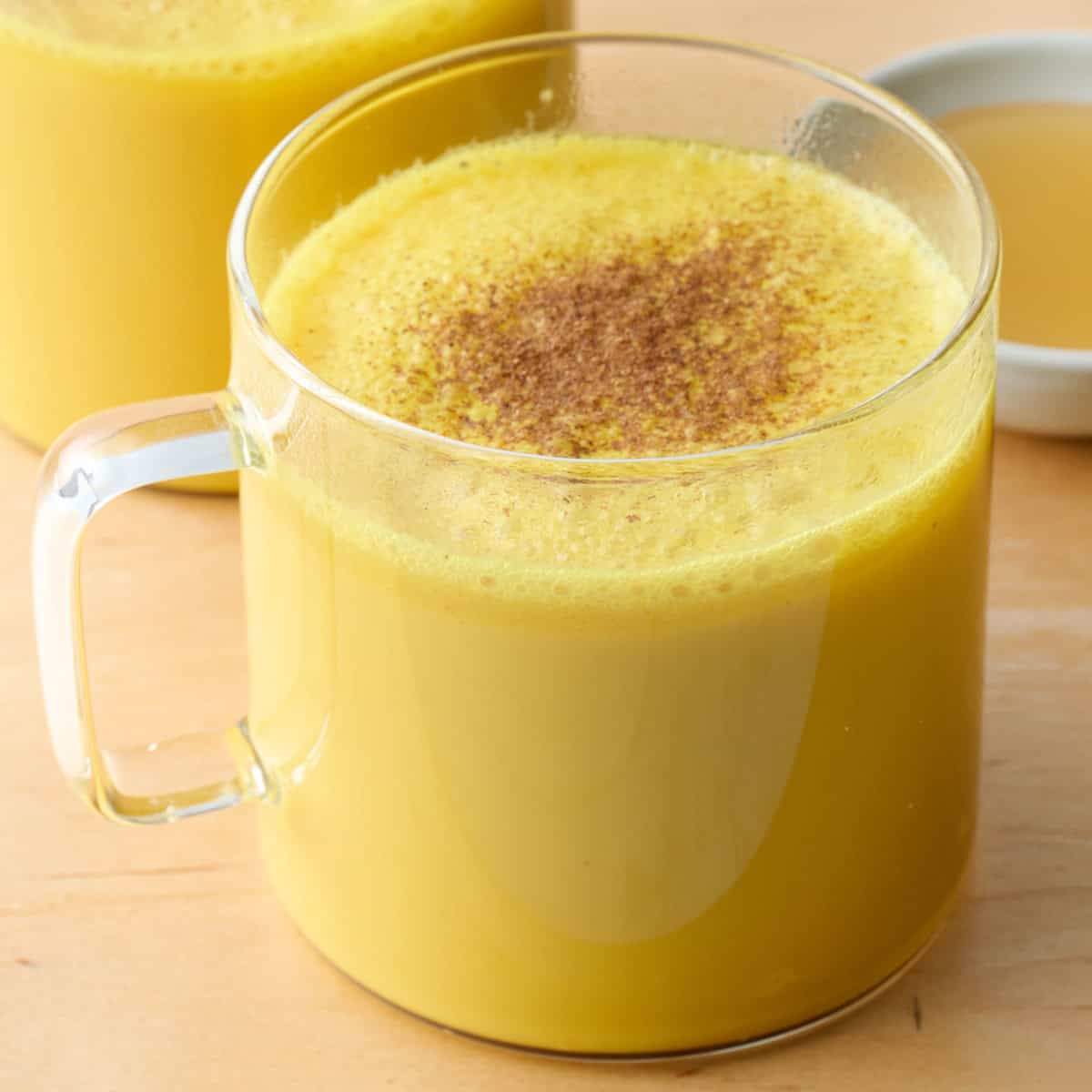 Golden Milk Turmeric Latte Recipe (Easy 5-Minute Recipe!)