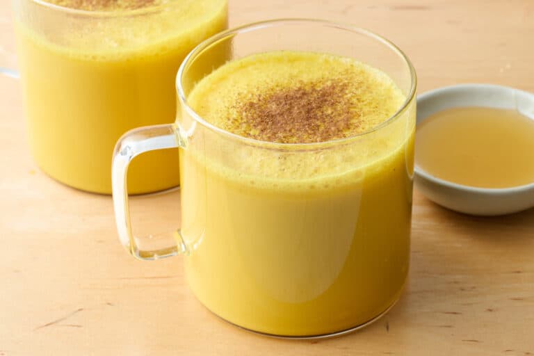 Golden Milk Turmeric Latte Recipe (Easy 5-Minute Recipe!)