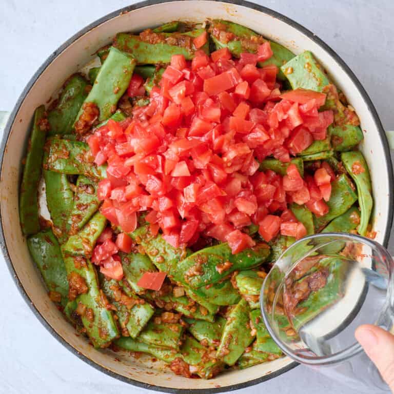 Traditional Lebanese Green Beans (Loubieh Bi Zeit)